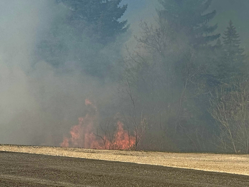Fast-moving grass fire near Ste. Anne prompts warning from Fire Chief ...