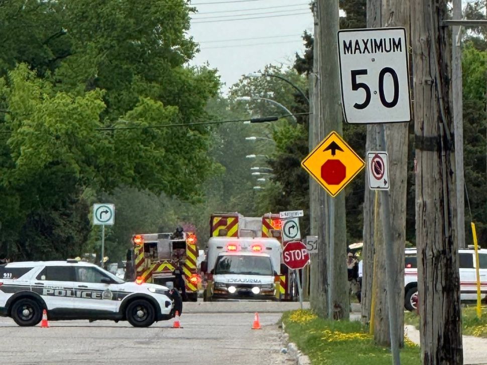 'Hostage situation': Gunshots close King Edward Street in Winnipeg ...