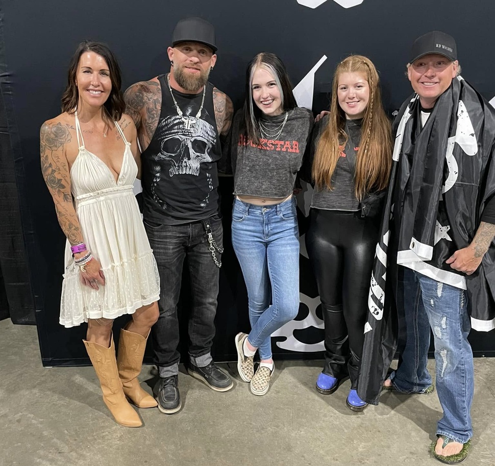 Country Star Brantley Gilbert opens up about family, fans, and his new ...