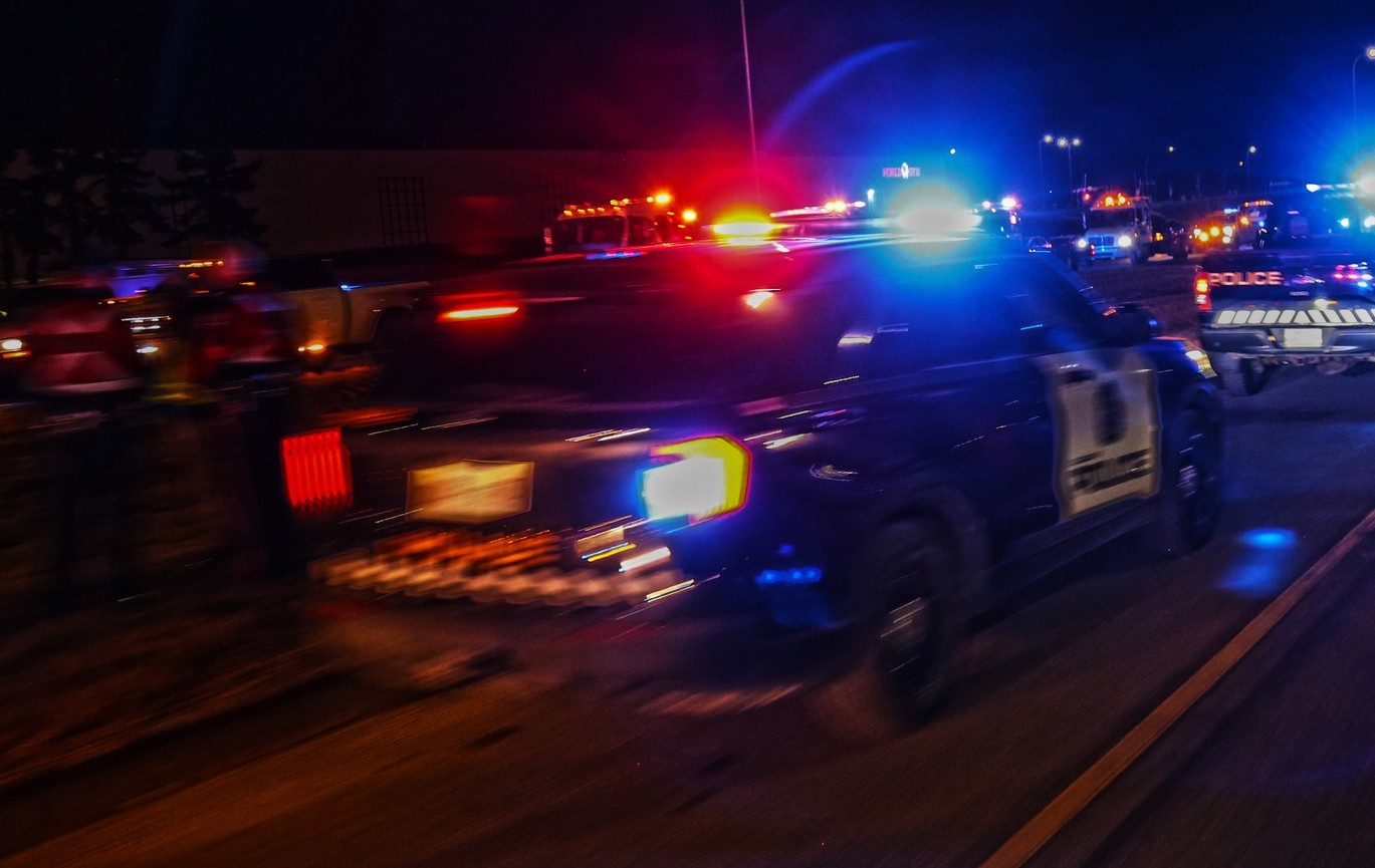 Calgary police vehicle hit during traffic stop, renewing roadside ...