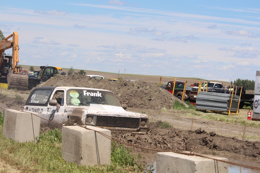 Leader Mud Bogs draw crowds for third annual event - SwiftCurrentOnline ...