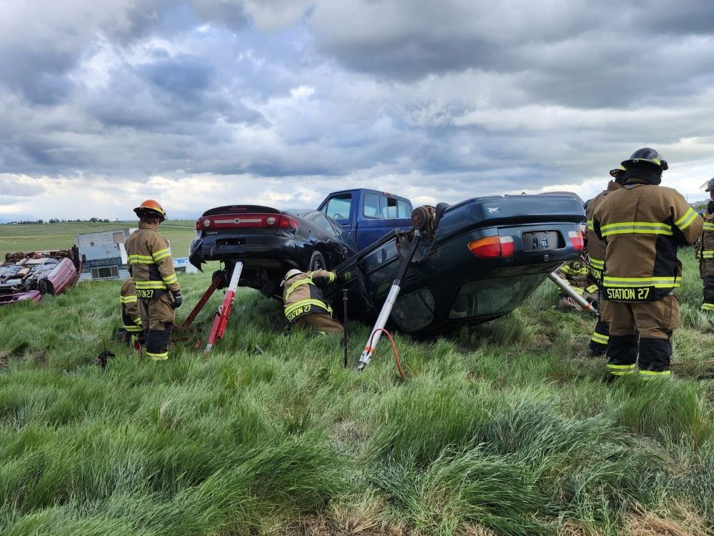Vulcan County firefighters train through mock multi-vehicle collision ...